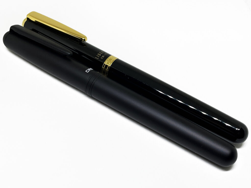 マットで真っ黒なスラスラ書けるオートの水性ボールペン「OHTO CR01」 - sutero choice