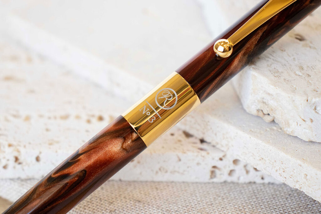 伊東屋のロメオNo.3に2024年限定カラー「ROMEO No.3 ボールペン オーリックアンバー」 - sutero choice